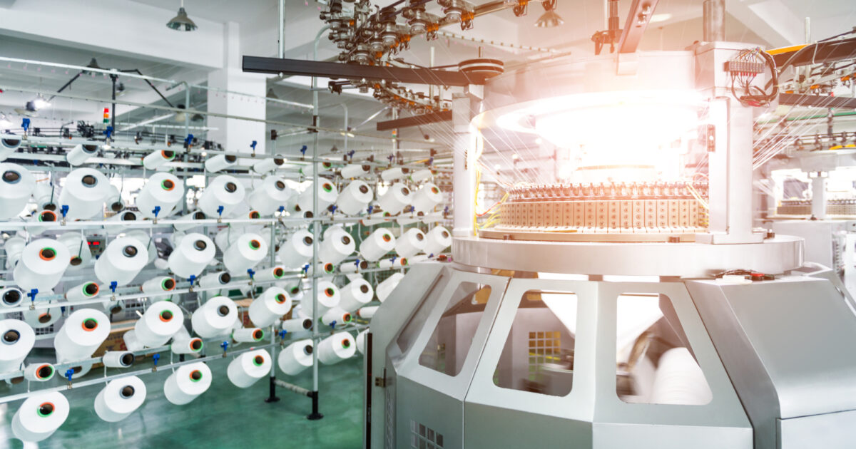 Met bijna twee miljoen subsidie leren hoe we polyester kleding ...