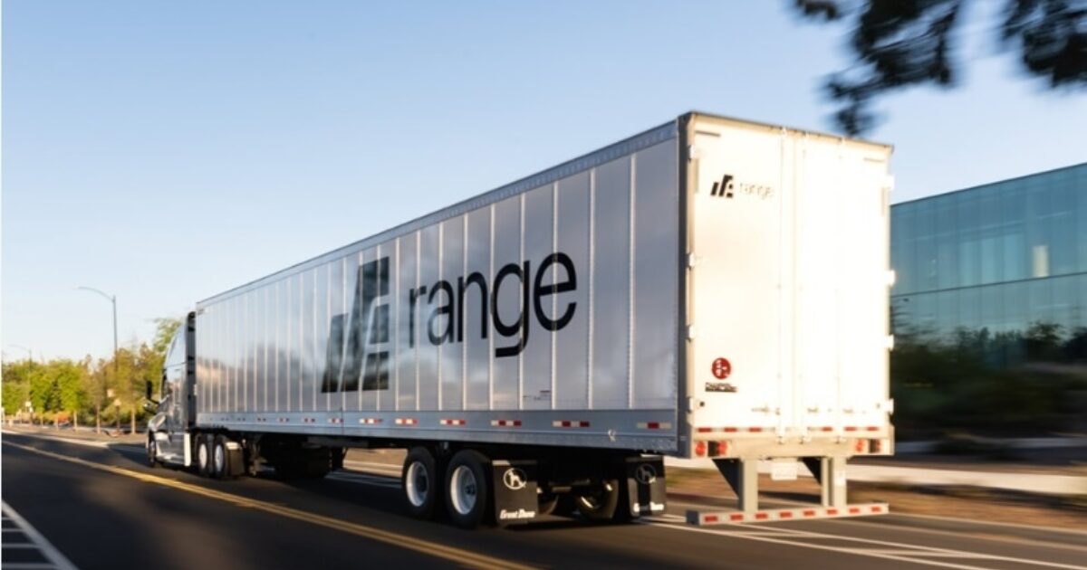 Nieuwe elektrisch aangedreven vrachtwagentrailer zorgt voor flinke ...