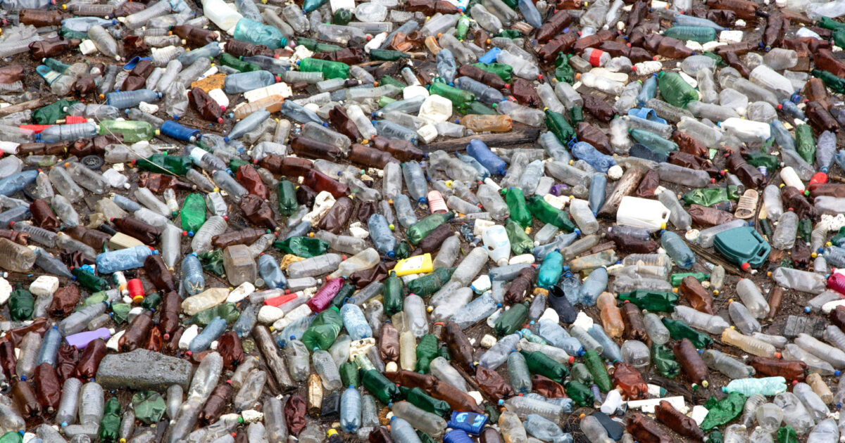 Singapore ontdekt nieuwe manier om van plastic afval waterstof te maken ...