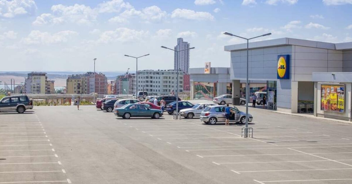 Lidl België rust 6 filialen uit met laadpalen | Change Inc.