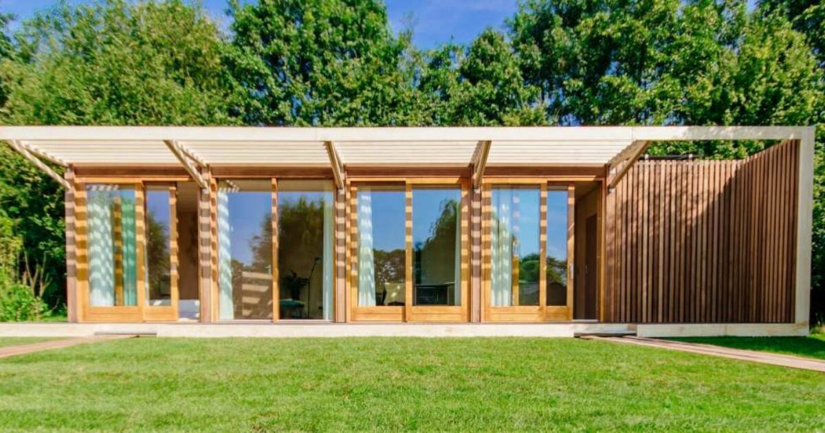 Sustainer Homes: ‘Off-grid wonen in een prefab-huis van hout’ | Change Inc.
