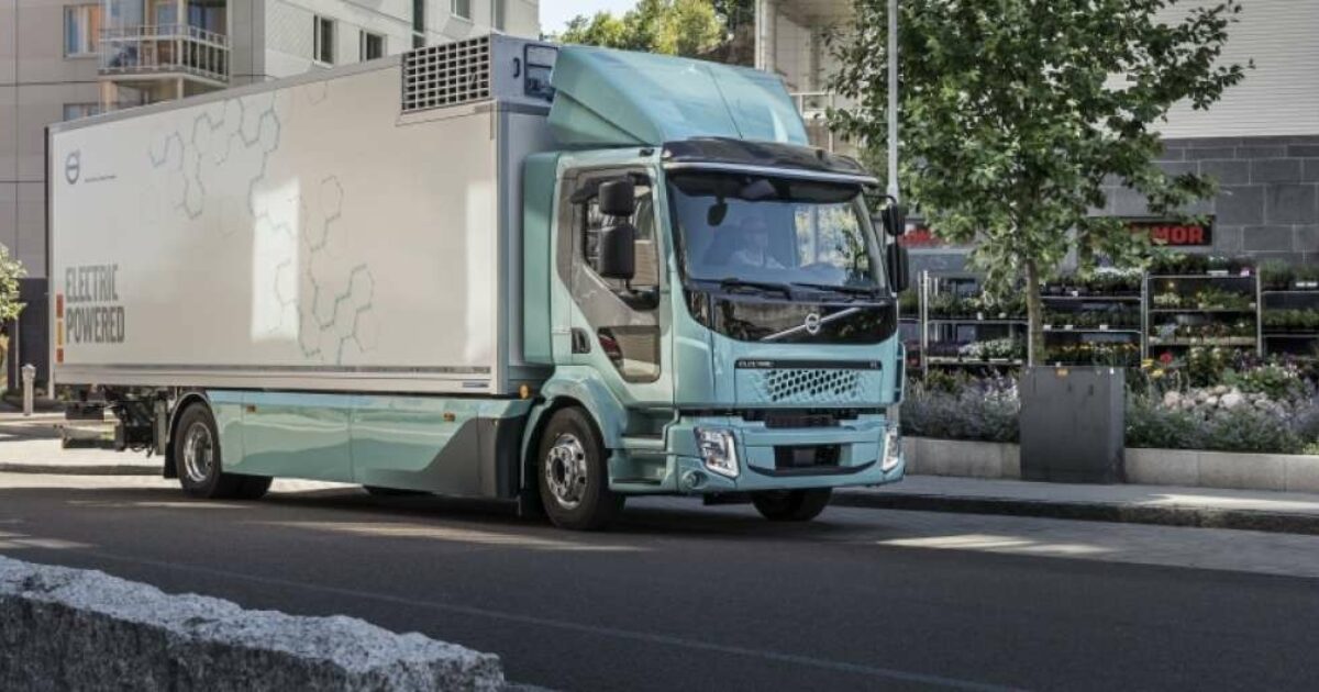 Volvo levert eerste elektrische vrachtwagens af | Change Inc.