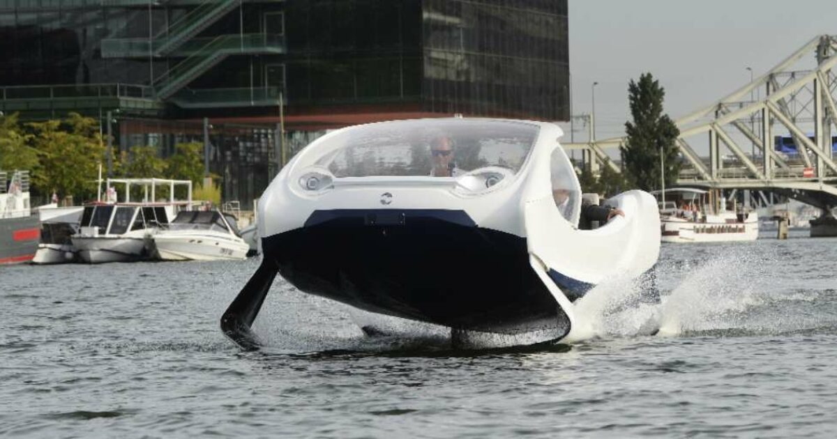 Elektrische watertaxi getest op Meer van Genève | Change Inc.